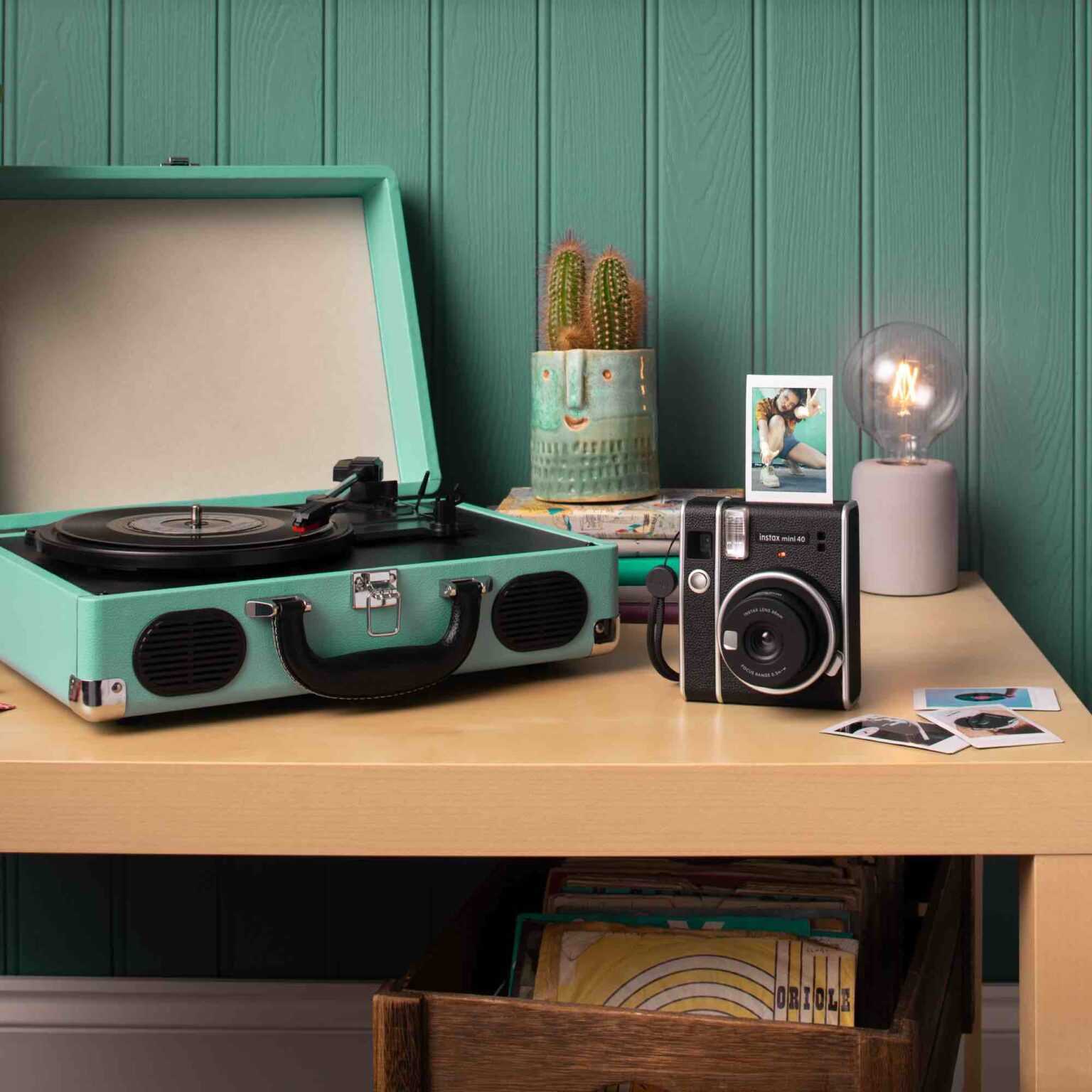 FUJIFILM: the new instax mini 40 and the new rolls