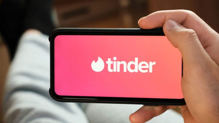 Tinder invites women to challenge stereotypes