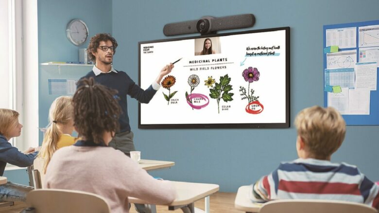 Technology and Digital Board to innovate teaching with Samsung Flip