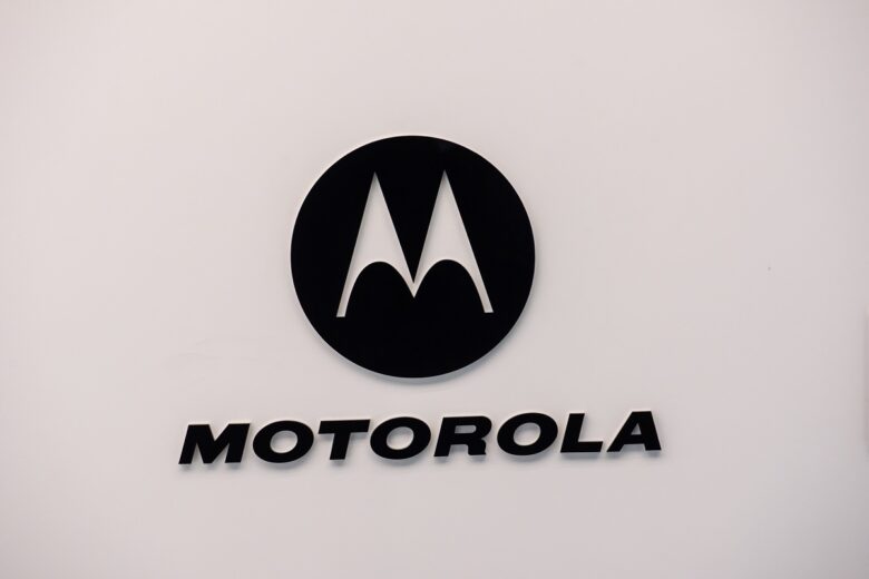 Motorola shows the smartphone with "extendable" display