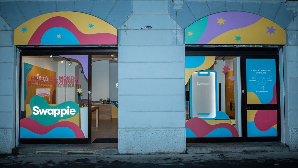 Swappie opens the first pop-up store in Italy: a journey to discover ...