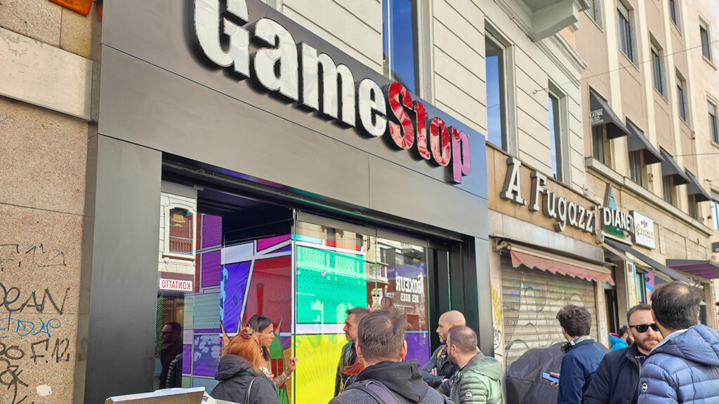 Gamestop Milano, the first Flagship Store opens its doors
