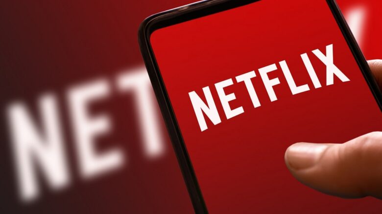 Netflix makes it more and more to like shows on smartphones