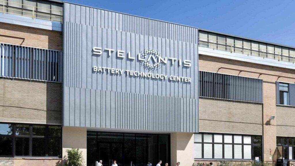 Stellantis inaugurates its first Battery Technology Center in Italy