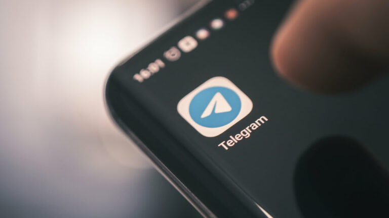 Fake Telegram and Signal apps on Android: they steal sensitive data