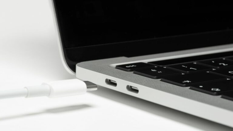Macbooks can detect liquid in USB ports