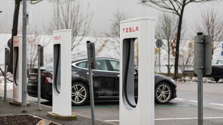 Electric cars and cold: what does what happened with Teslas in Chicago ...