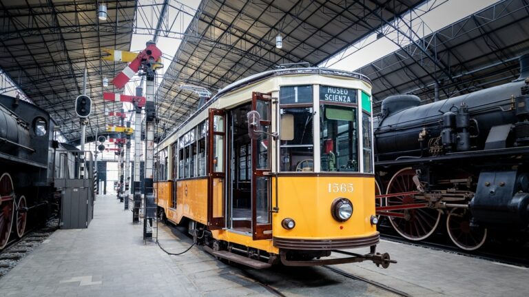 The Tram Trolleys "Milano 1928" arrives at the National Museum of ...