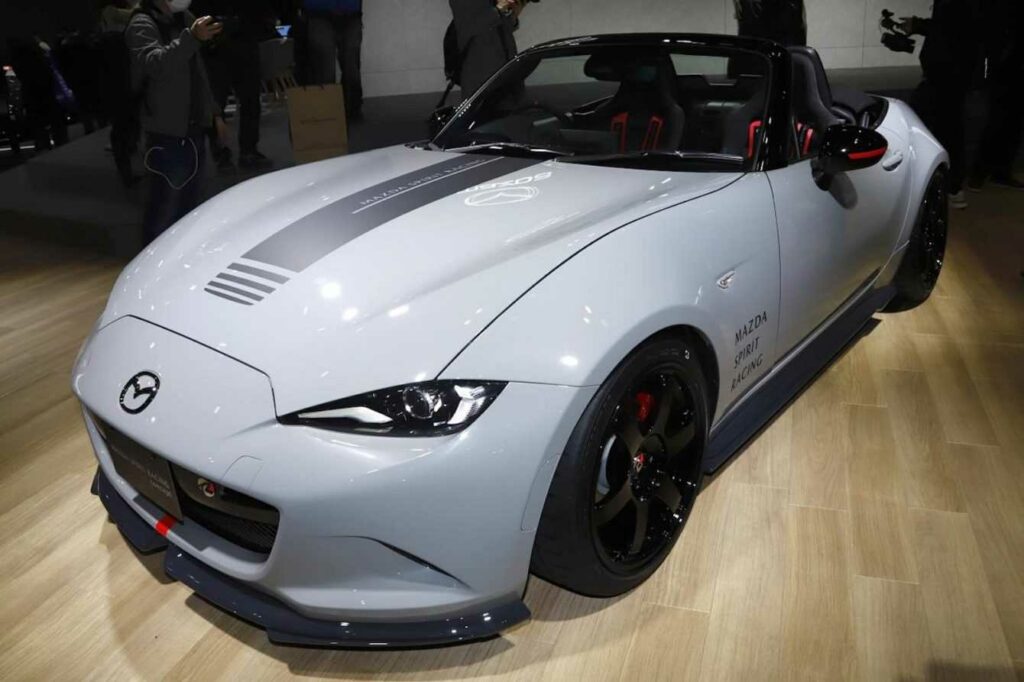 Mazda's return with the MX-5 Spirit Racing RS: wild roadster