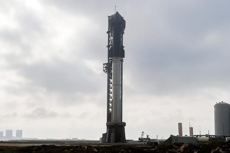 SpaceX's Starship is lost on reentry: it flew further than ever