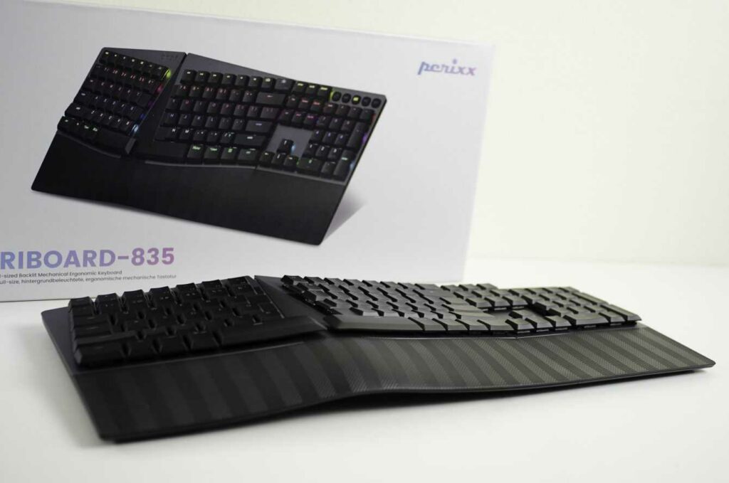 Perixx PERIBOARD-835 review: mechanical and ergonomic keyboard!