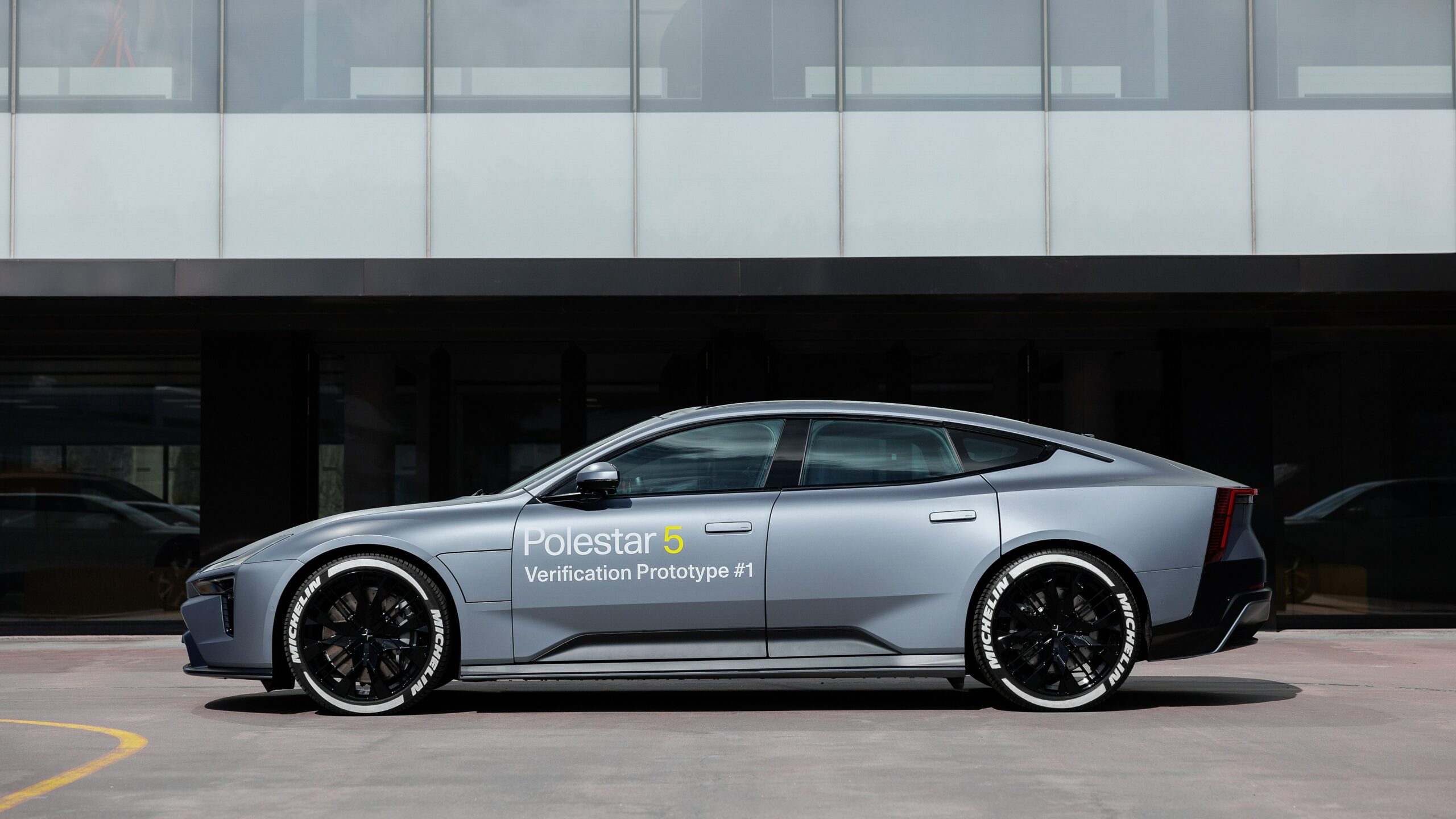 Polestar and StoreDot charge the Polestar 5 prototype from 10 to 80% in ...